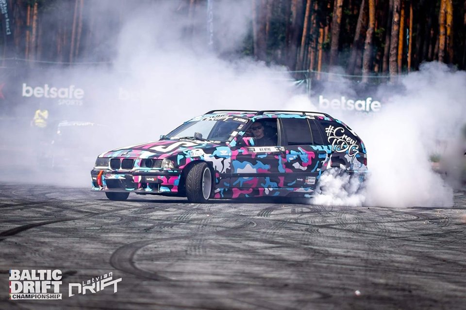Crew TDG's BMW E36 Touring - MaXpeedingRods Blog
