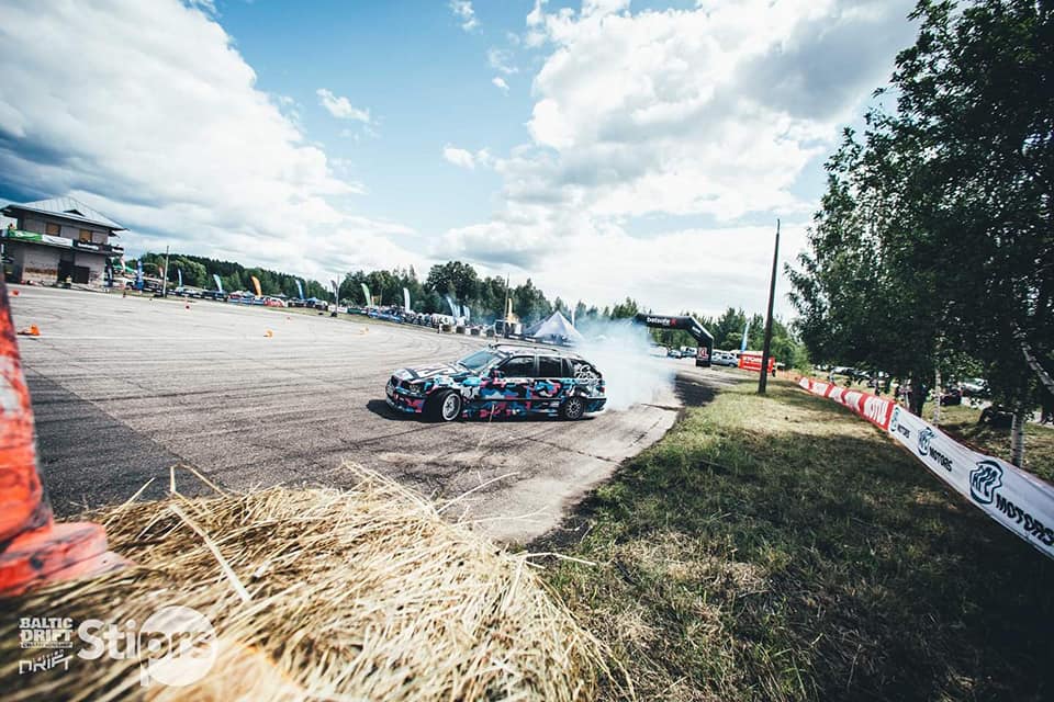 Crew TDG's BMW E36 Touring - MaXpeedingRods Blog