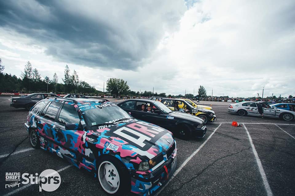Crew TDG's BMW E36 Touring - MaXpeedingRods Blog